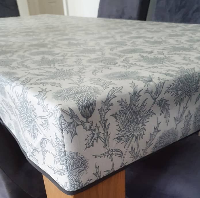 pretty wipeable tablecloths